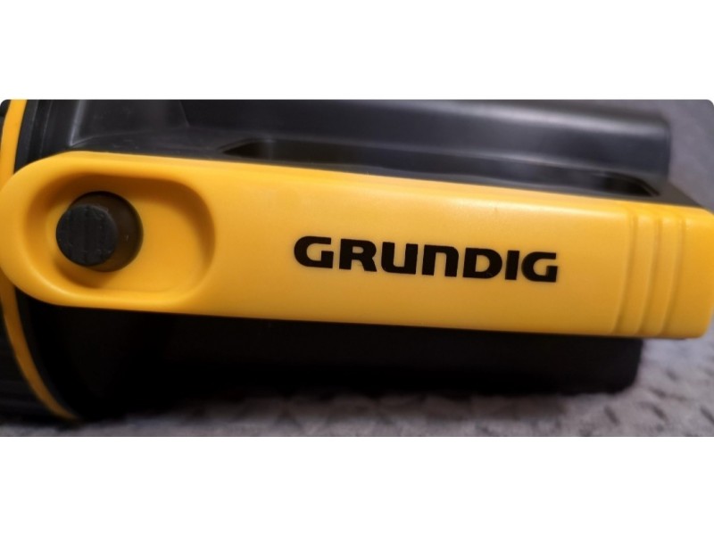 Grundig baterijska lampa