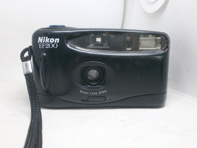 Nikon EF200
