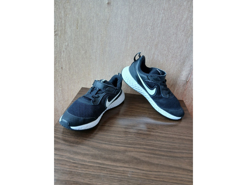 Patike Nike br. 33-21,5cm.