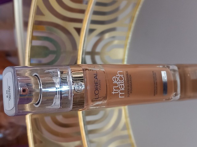 Loreal true match tečni puder