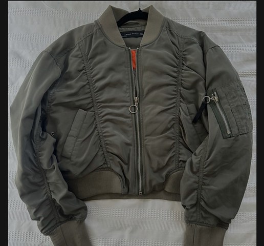 Zara bomber jakna M velicina