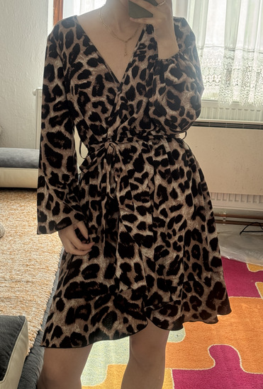 Preslatka lepršava animal print haljina