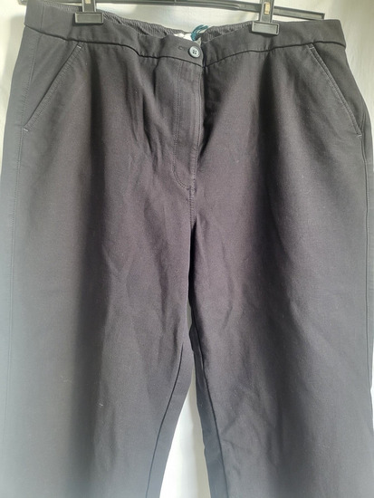 Prelepe zenske pantalone elegantne 48 novo