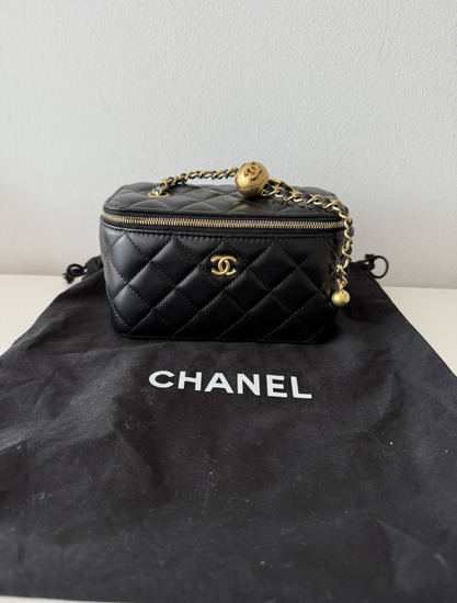 Chanel Vanity torbica