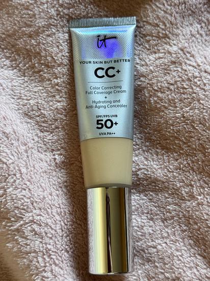 It cometics CC+FULL-COVERAGE FOUNDATION SPF 50+