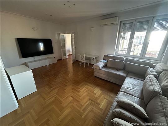 Prestižna lokacija salonac Terazije, 110 m² prelep