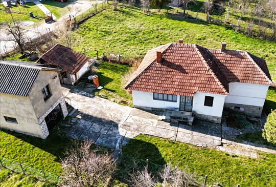Kuća 91m², plac 67 ari, Lukavica, Lazarevac