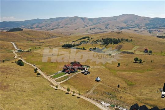 Zlatibor plac na Previji sa pogledom na Čigotu