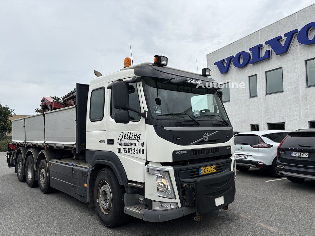 Volvo FM13 420 kamion s ravnom platformom