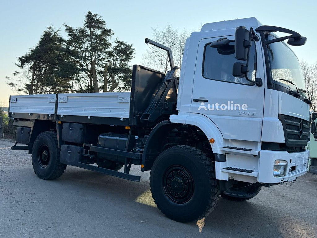 Mercedes-Benz Axor 1829 kamion s ravnom platformom