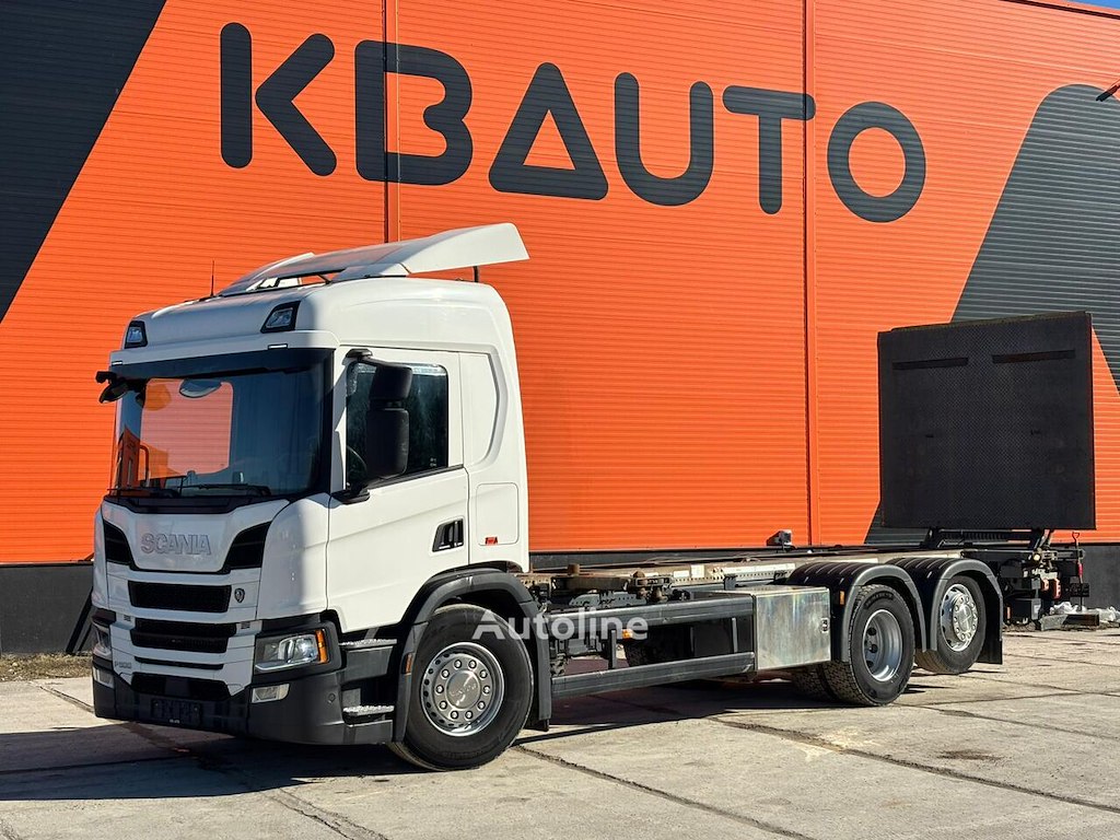 Scania P 500 6x2*4 9 TON FRONT AXLE / RETARDER vozilo za prevoz kontejnera