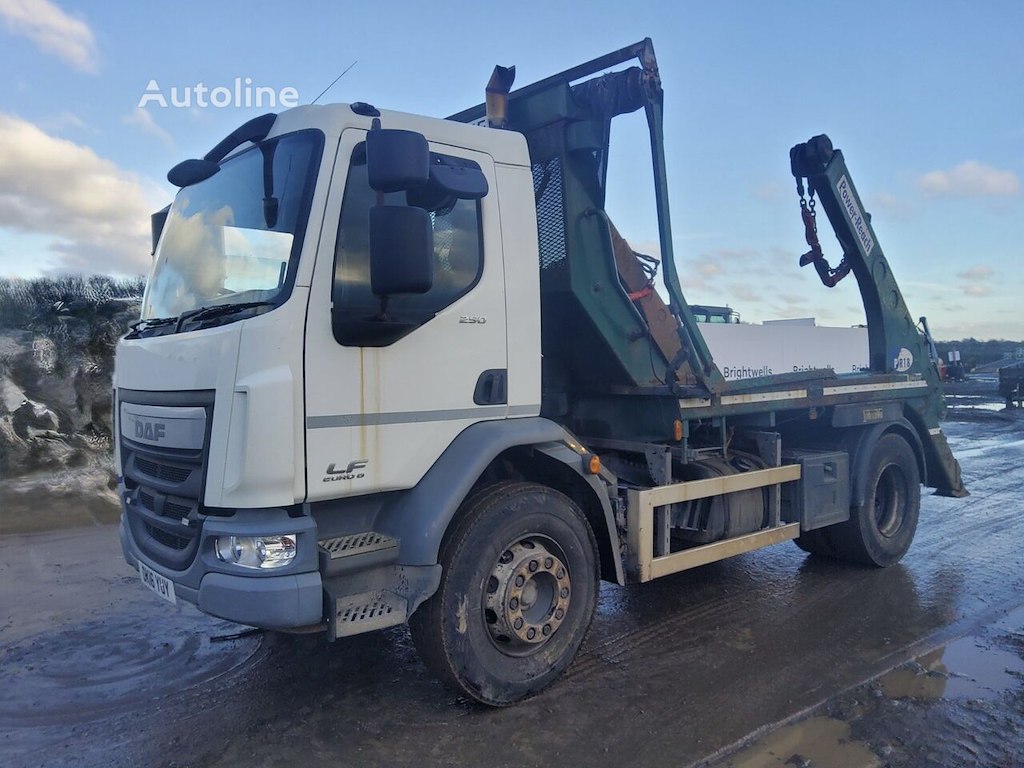 DAF LF250 kamion autopodizač kontejnera