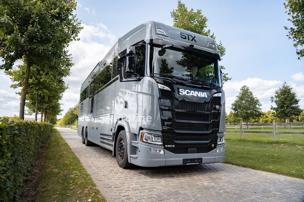 Novi Scania S 590 V8 kamion za prevoz konja