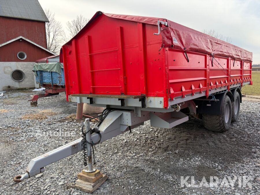 Prodaje se prikolicu za prevoz zrna na aukciji