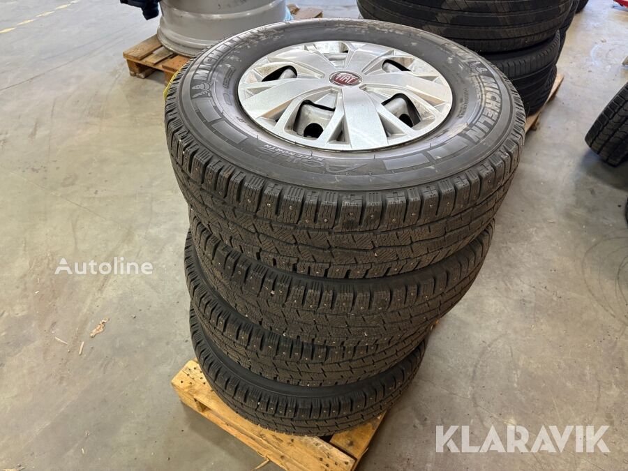 Prodaje se Michelin 225/75R16C točak na aukciji