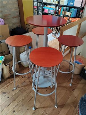 4 Barske stolice i sto