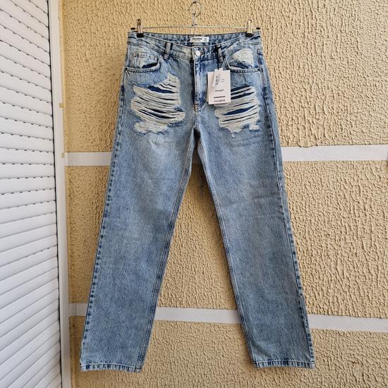 Farmerke Pull&Bear 40-42 Novo