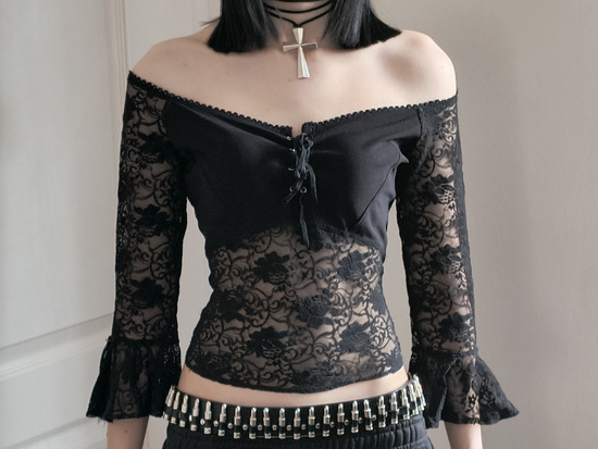Gothic čipkasta bluza
