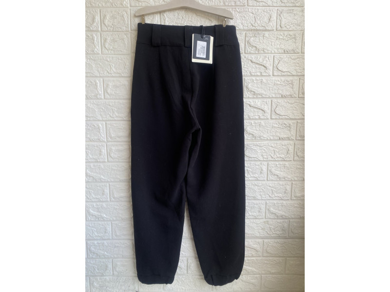 SKUPOCENE PANTALONE ** LE STRGHE ** 110 ,00 EVRA NOVO