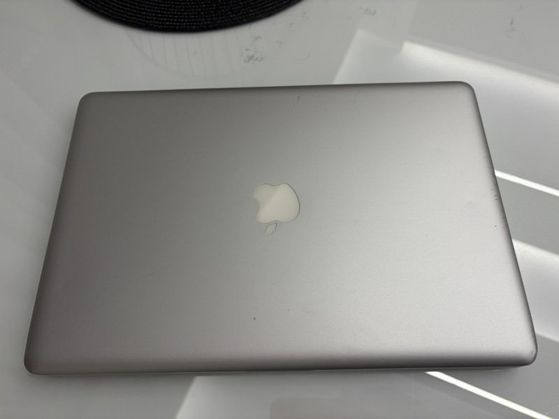 Apple MacBook Pro 15" 5.1 (Late 2008)