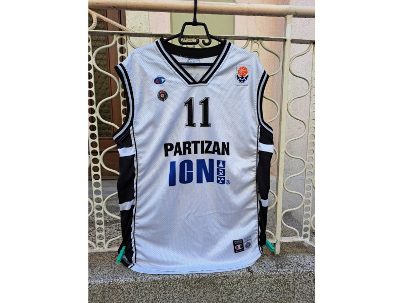 KK Partizan Aleksandar Glintic igracki dres 2001 god