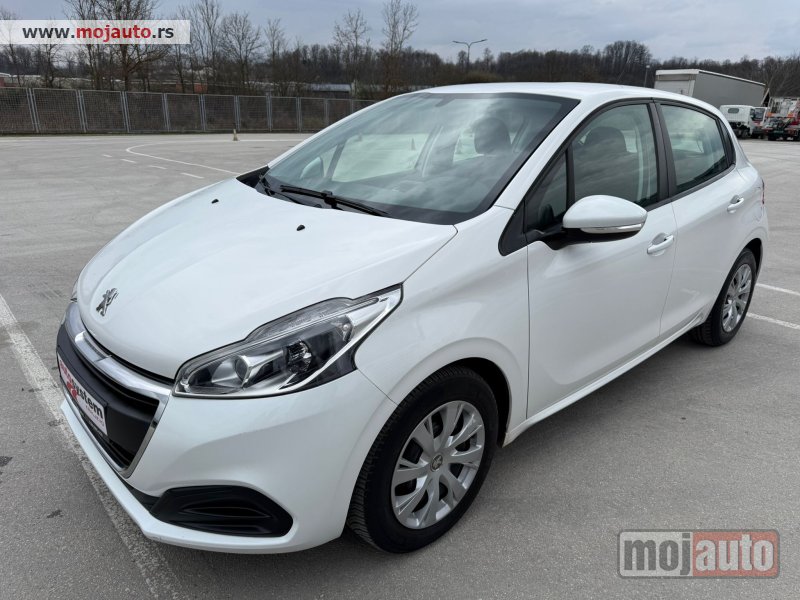 Peugeot 208 1.2 KREDITI NA LICU MESTA