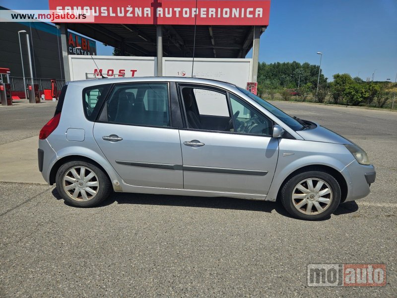 Renault Scenic stranac