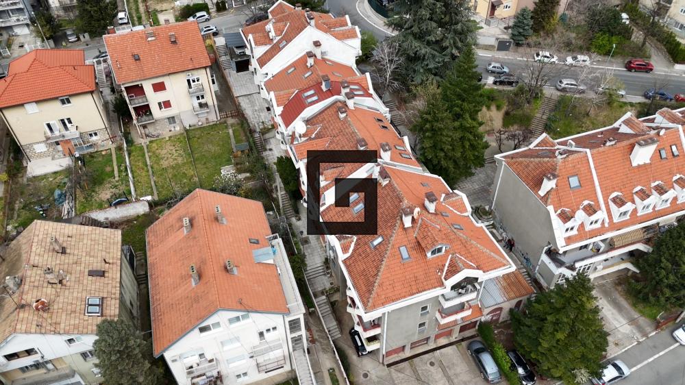 Kuća 280m² Sunacana padina - 3 etaže, garaža, lokal ID#1979
650.000 €