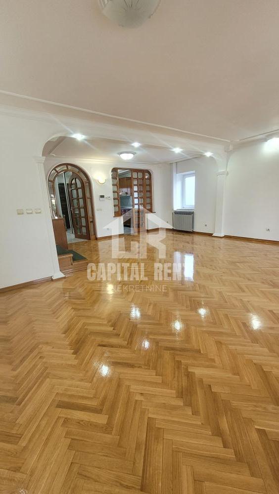 Senjak izdaje se stan sa 2 parking mesta ID#1589
2.300 €