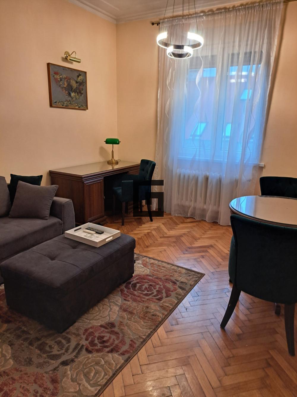 Najbolja lokacija-Kosančićev venac-centar! ID#1981
650 €