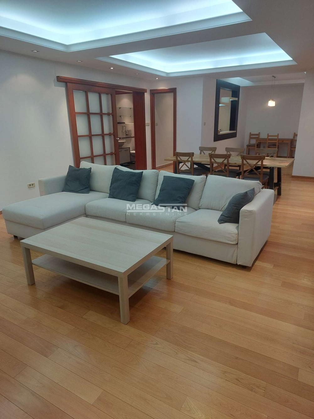 Vračar, lux 156m2 sa garažom
2.200 €