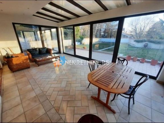 Čukarica, Golf naselje, Kuća, 300m2, 4000 EUR, ID 32727