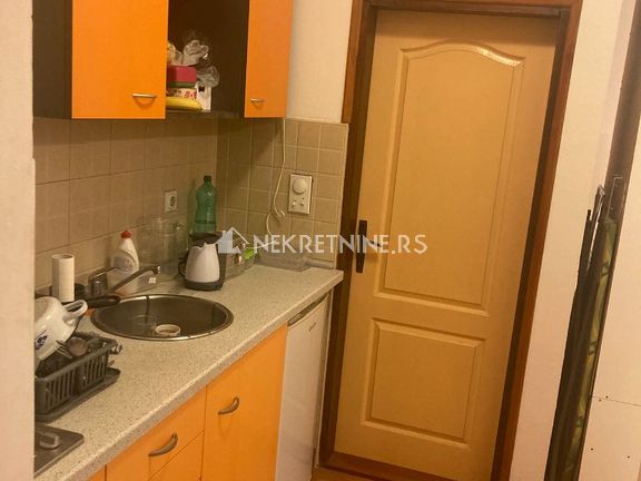 Visnjicka banja u blizini instituta "Đorđe Kostiç" zasebna garsonjera u privatnoj kući.