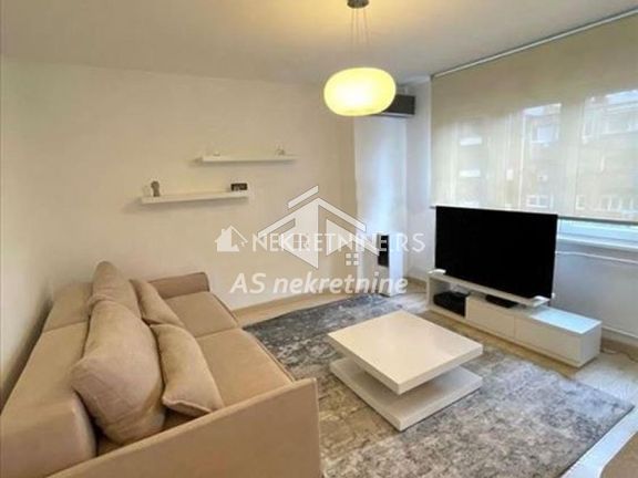 Savski venac, Sarajevska, 2.0 stan, 63m2, 890 EUR