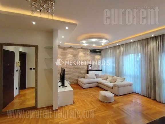 #50187, Izdavanje, Stan, CRVENI KRST, 1500 EUR