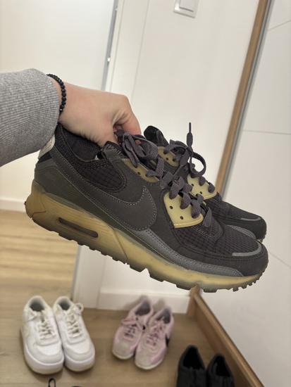 Nike zenske patike broj 40, 4000din