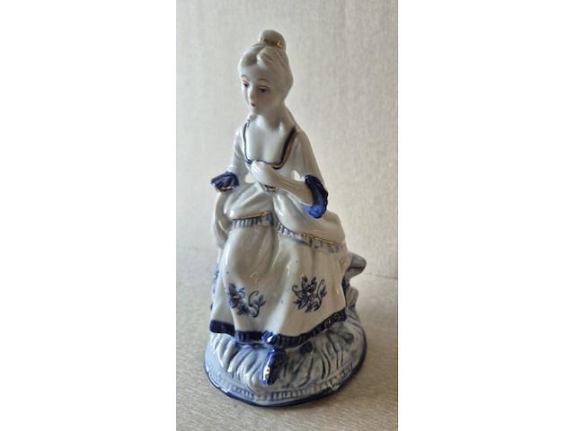 Porcelanska figura dame – plavo-bela, dekoracija (15 cm