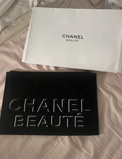 Chanel neseser/clutch potpuno nov