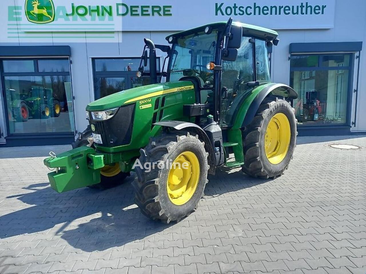 John Deere 5100m traktor točkaš