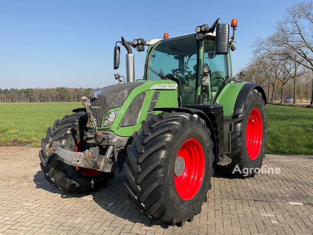 Prodaje se Fendt 724 Vario traktor točkaš na aukciji