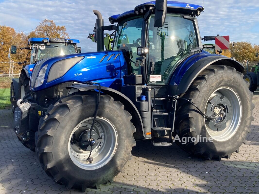 New Holland T 7.300 Auto Command traktor točkaš