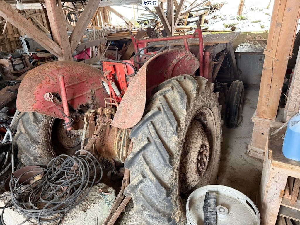 Massey Ferguson 135 traktor točkaš