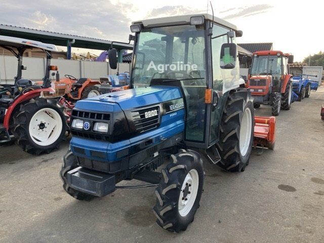 New Holland TRACTOR(NEW HOLLAND) traktor točkaš