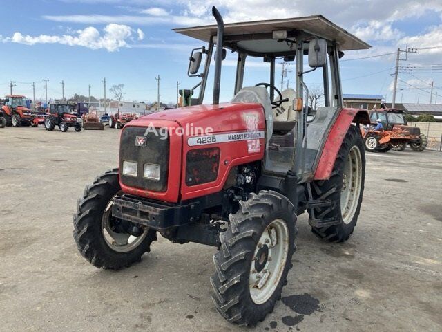 Massey Ferguson TRACTOR(Massey Ferguson) traktor točkaš