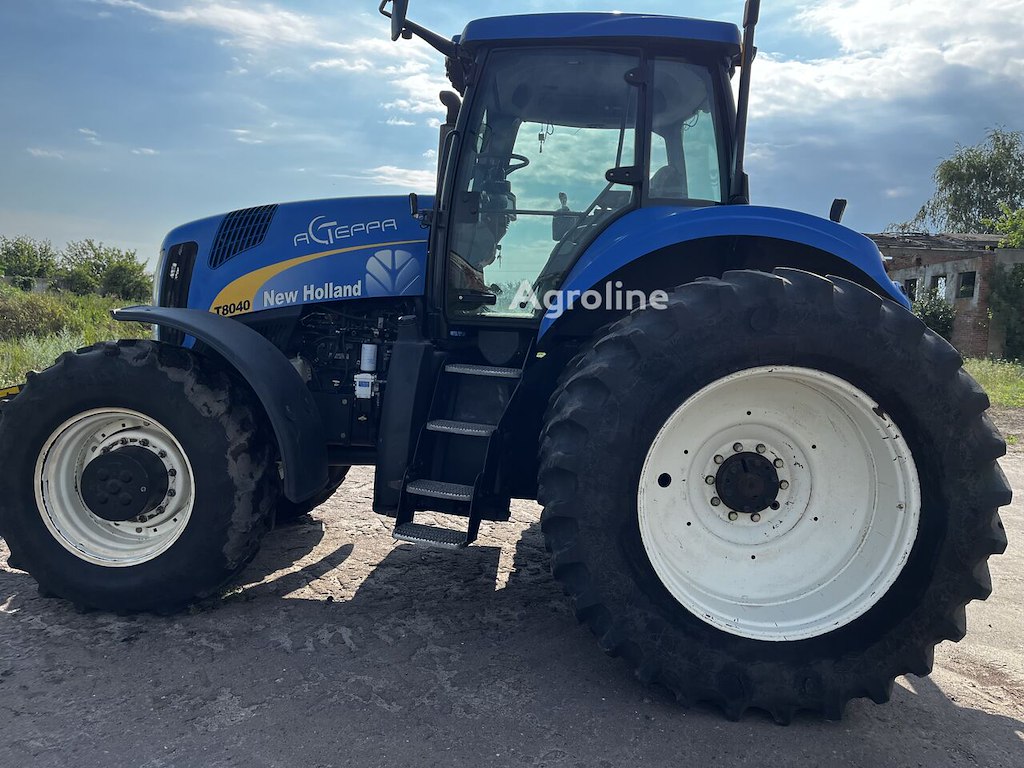 New Holland T8040 traktor točkaš