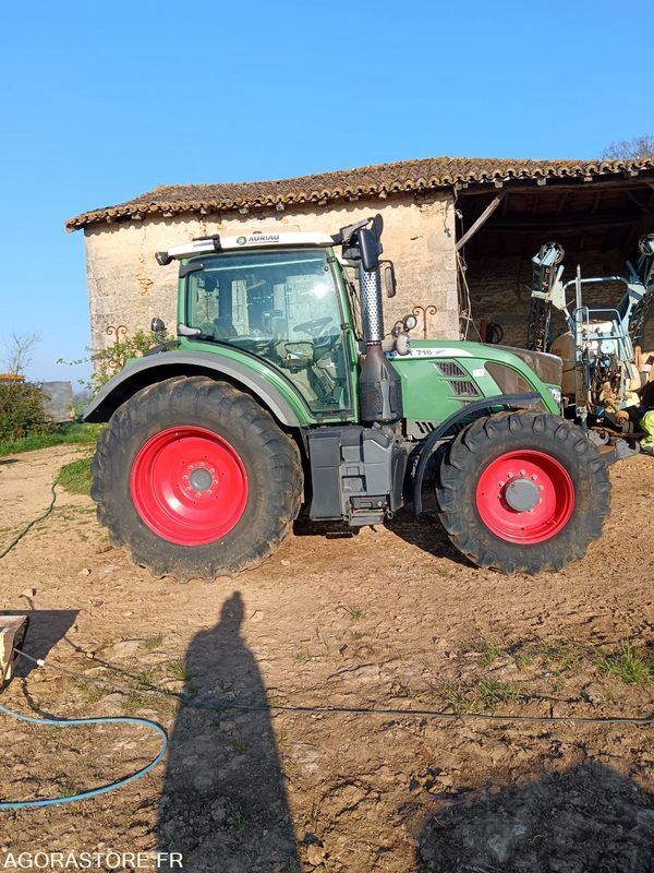 Prodaje se Fendt 716 VARIO traktor točkaš na aukciji
