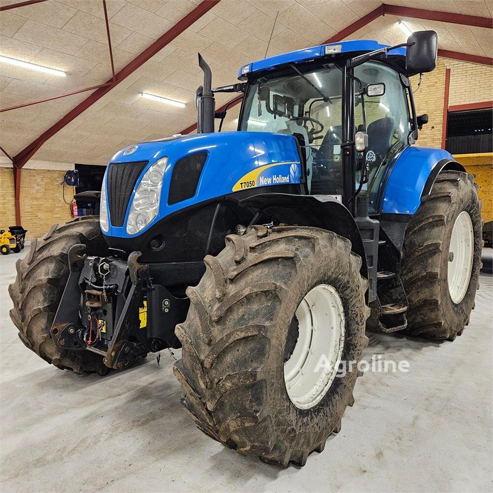 Prodaje se New Holland 7050 traktor točkaš na aukciji