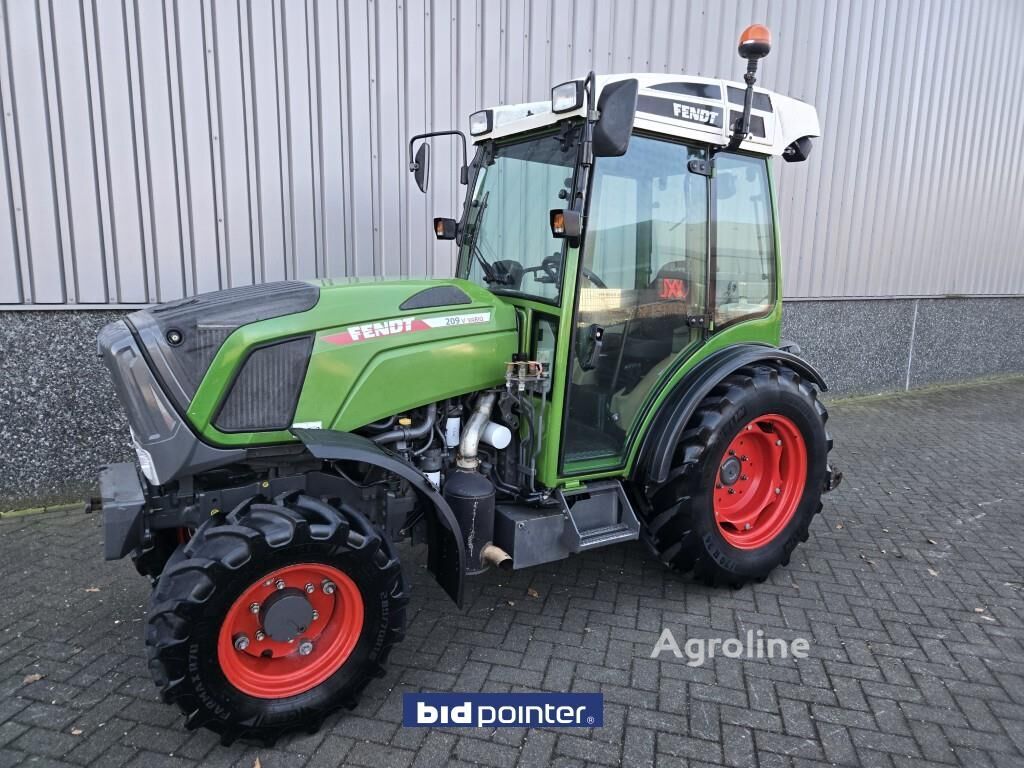 Prodaje se Fendt 209VA traktor točkaš na aukciji
