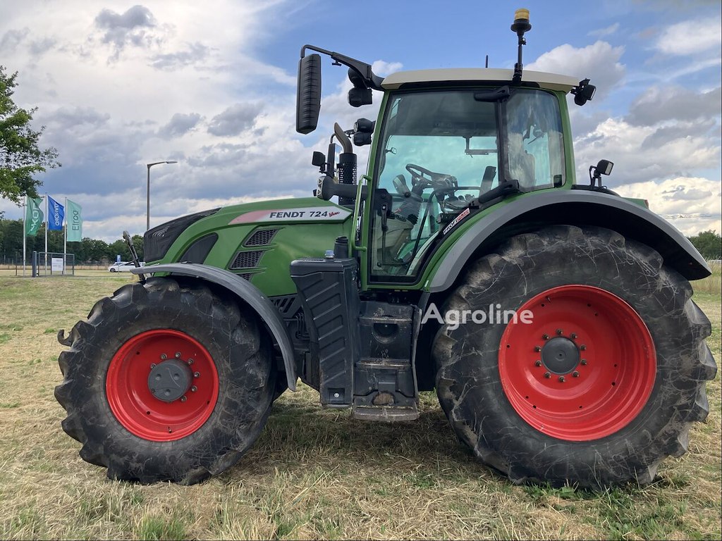 Fendt 724 Vario S4 traktor točkaš