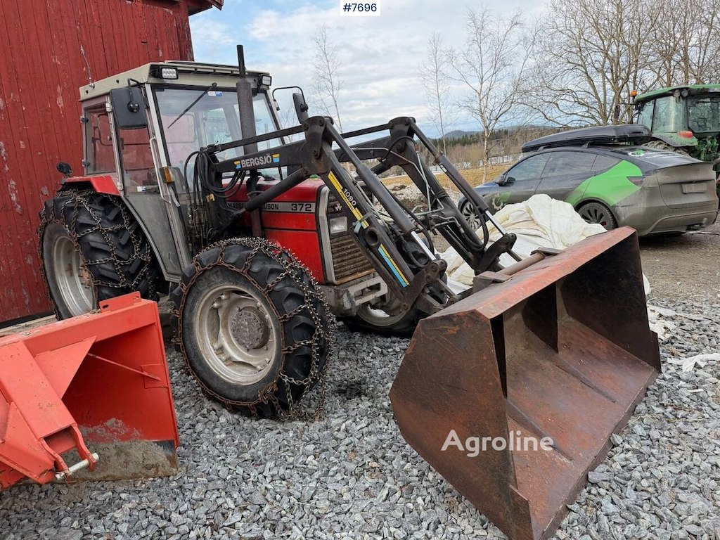 Massey Ferguson 372 traktor točkaš